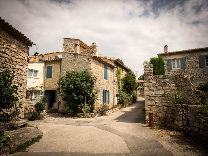 La Maison Bleue, 65 M² De Charme Et De Caractère. - Roussillon