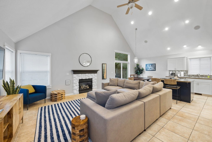 Cheerful 3-br Home-short Walk To The Beach Dogs Ok - Pacific City, OR