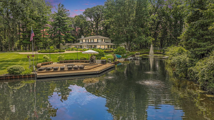 Klinger Lake Cove-sleeps 16-26 - Middlebury, IN