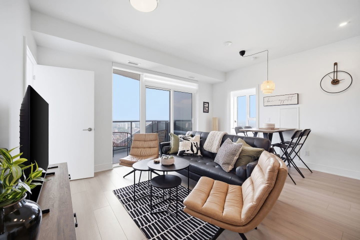 Charming 2br Condo | City View, Pool, Gym & More - Kitchener