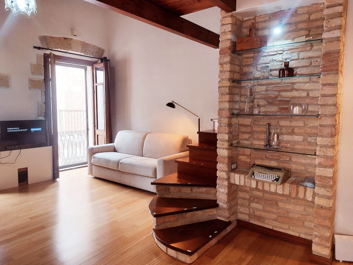 House With Panoramic Terrace In The Heart Of Cagliari - Cagliari