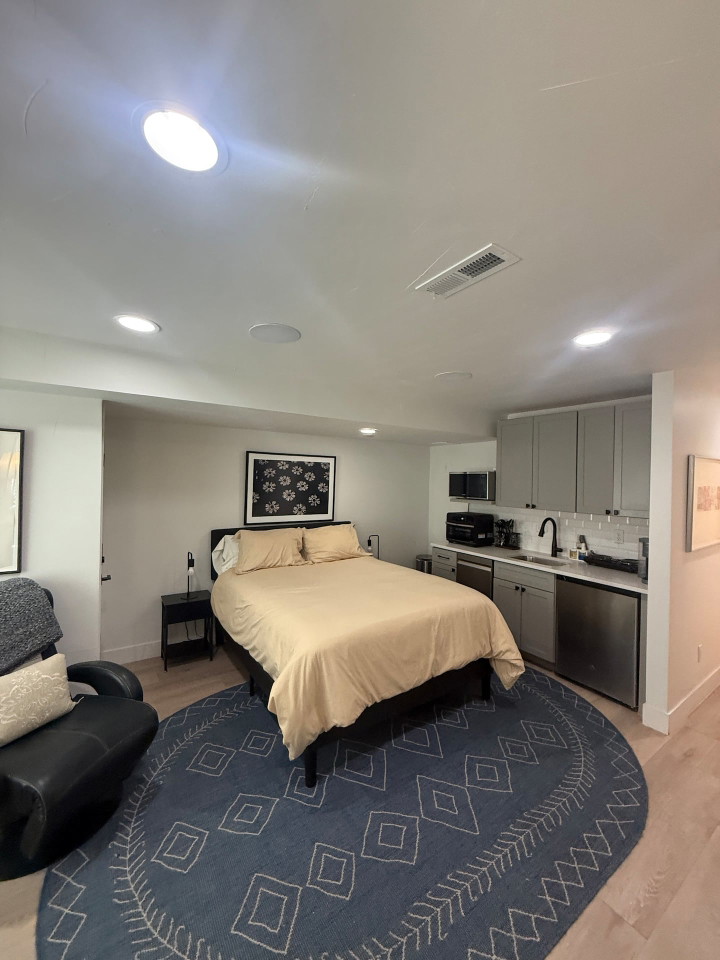 Stylish Studio On Jefferson Park - Denver, CO