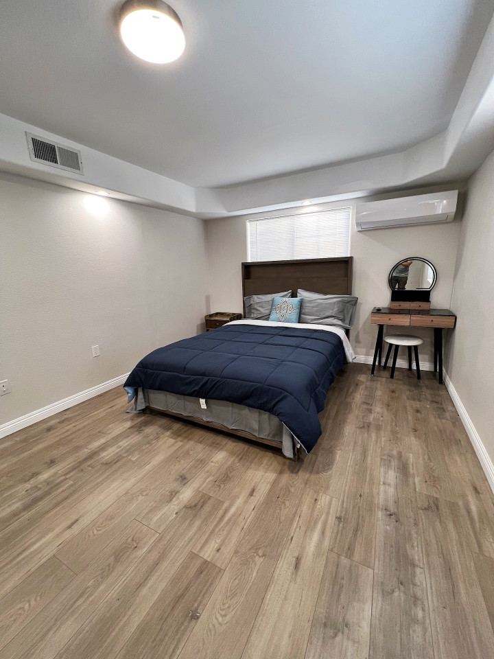 Snug Fresh 1b1b House With No-cost Parking E - West Covina, CA