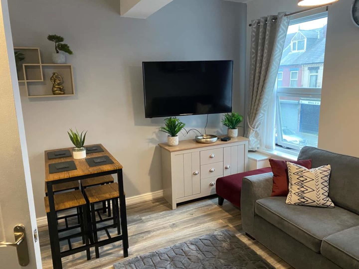 Luxury 2 Bed Apartment Only 400 Metres From Lfc - Cheshire