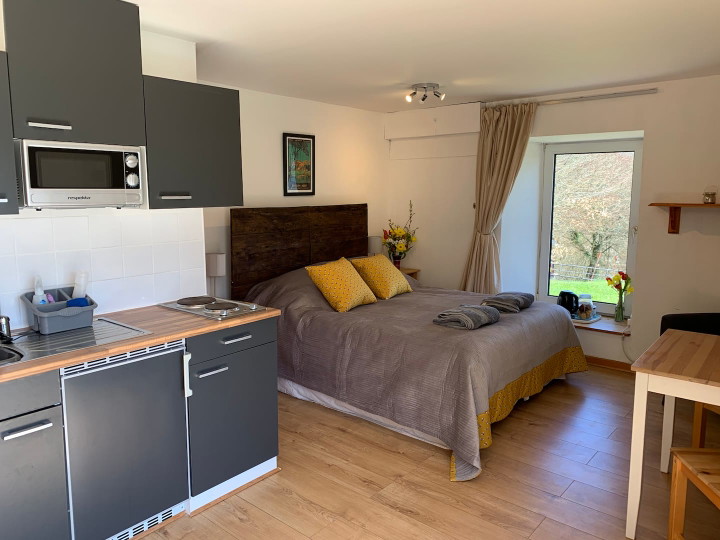 Secluded And Self Contained "Room With A View" - Chepstow