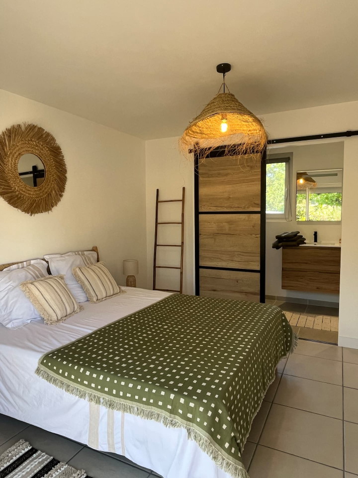 Quiet, Self-contained Two-bedroom Property With Pool Access - Hagetmau