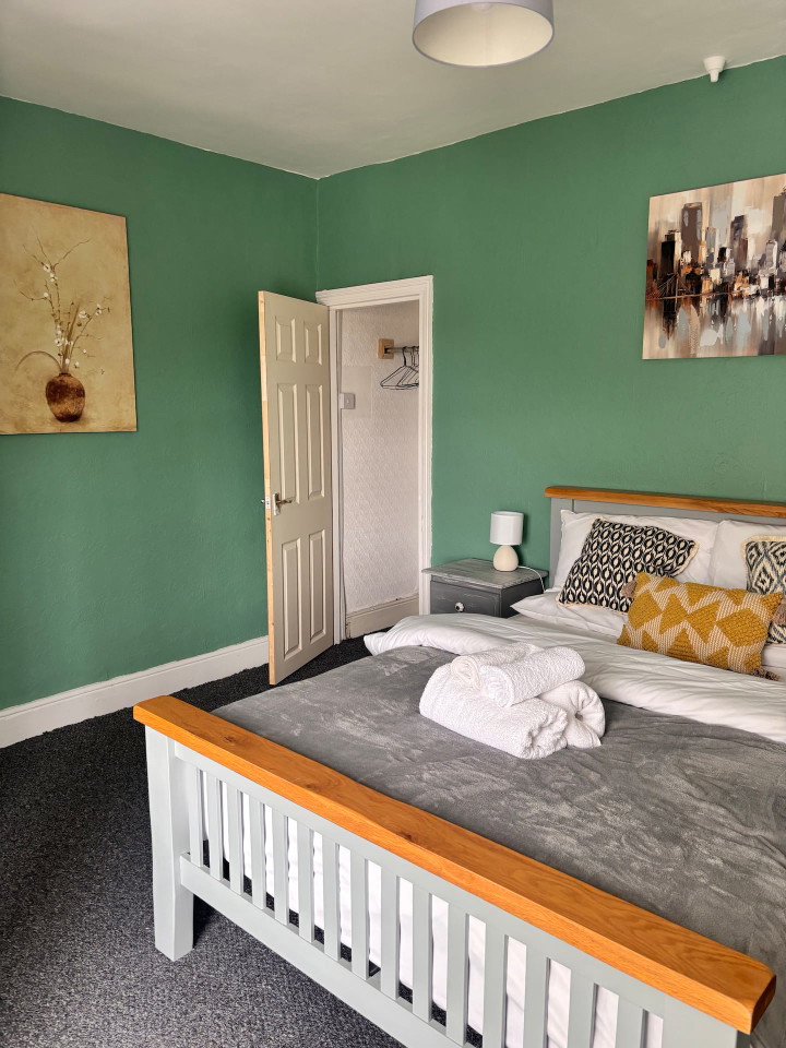 Oak House, Contractors And Families Welcome - Abergavenny
