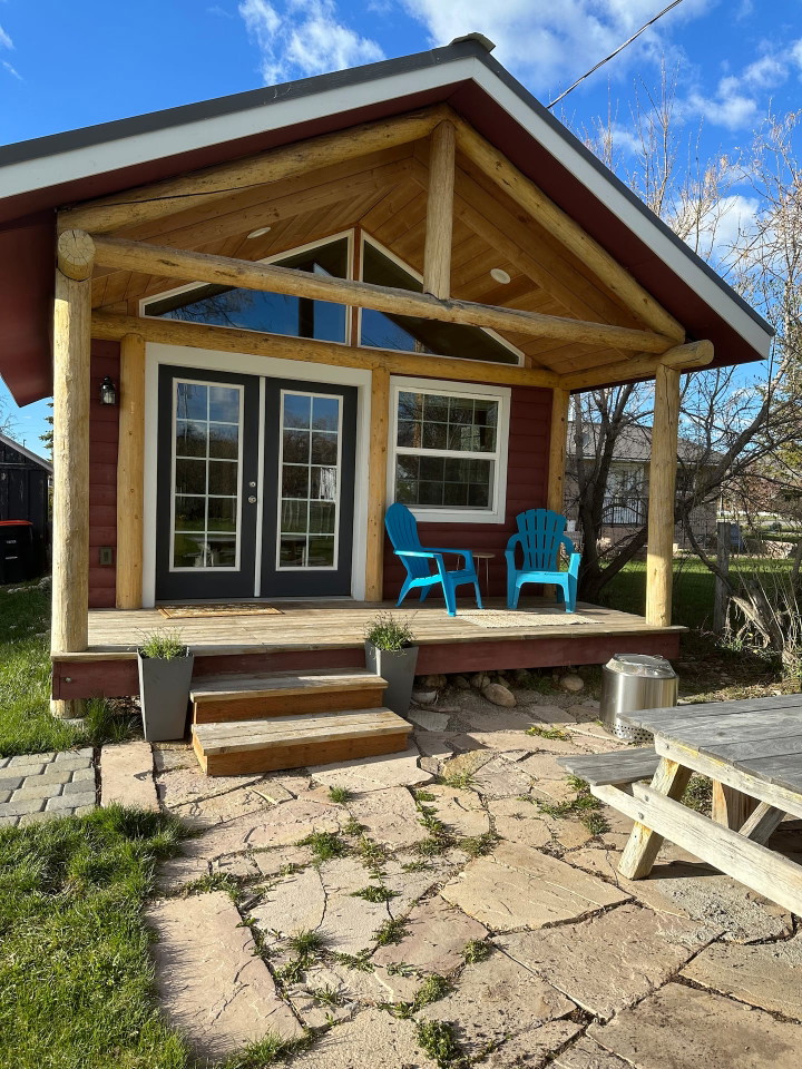 Downtown Victor, Cozy Red Cabin - Idaho (State)