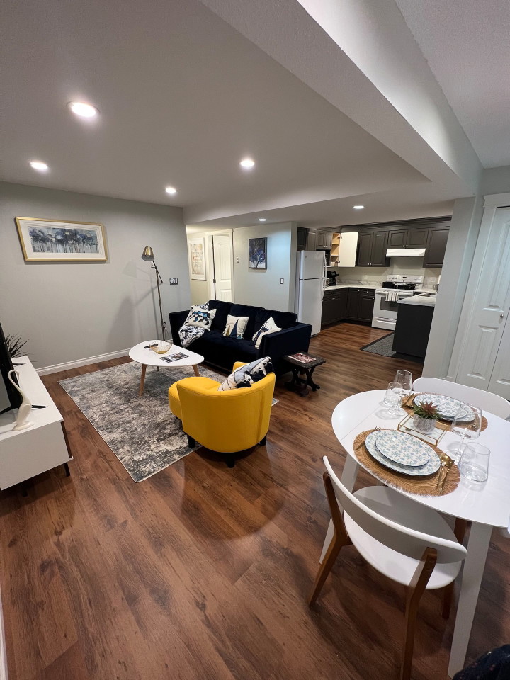 Beautiful Entire 2 Bedroom Suite - Nanaimo