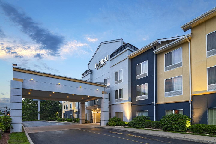 Close To Rutgers Univ. + Free Breakfast & Pool - New Brunswick, NJ