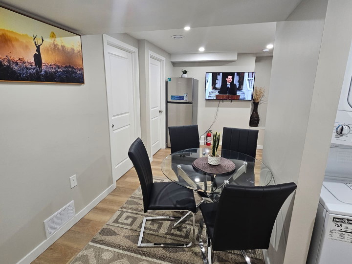 Welcoming Private 2 Bedroom Unit - Winnipeg