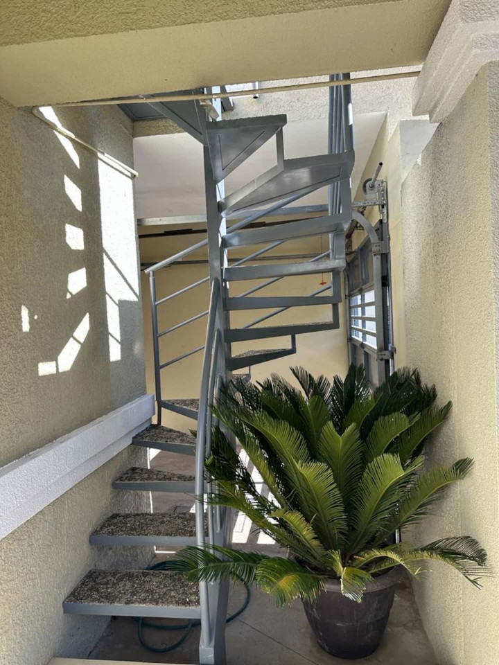 Great Comfort In A Compact Space, With Your Partner. - San Diego, CA
