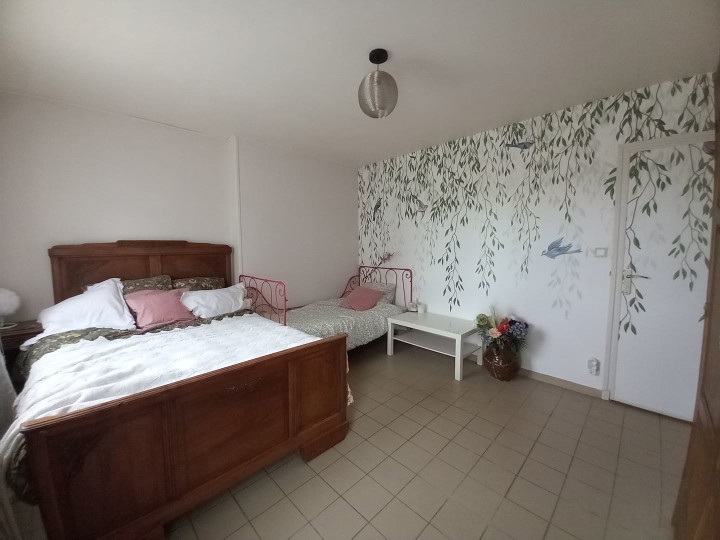 Gîte Fleuri à La Campagne - Hauterives