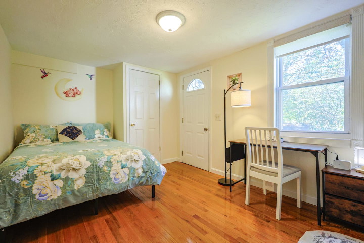 #5 Private Room | Near Market Basket & Plaza - Newton, MA