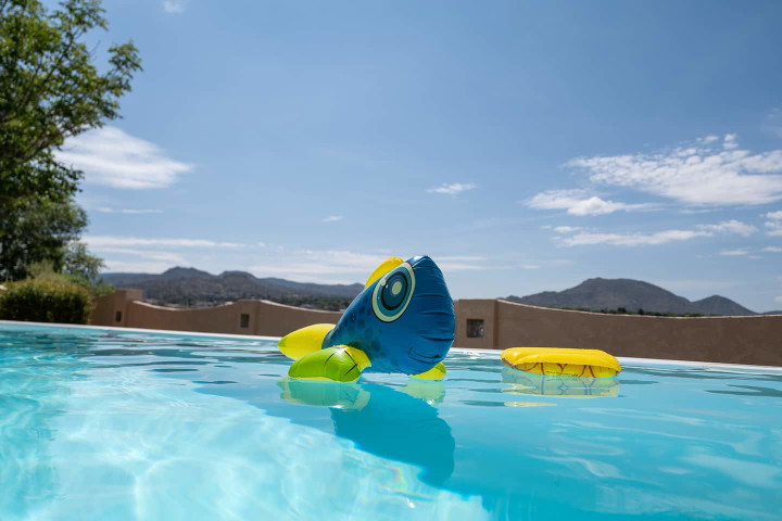 》3800ft Pool Hot Tub Sleep 18 & Mtn Views Billiard - Albuquerque, NM