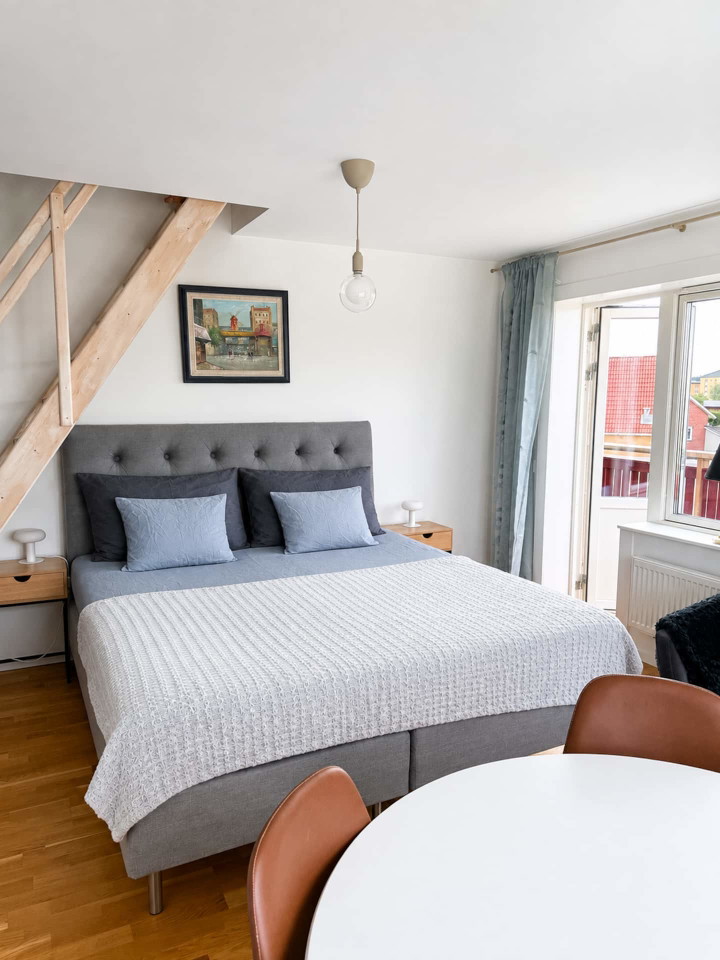 Elegant Loft-lägenhet. Balkong. Gratis Parkering. - Örebro