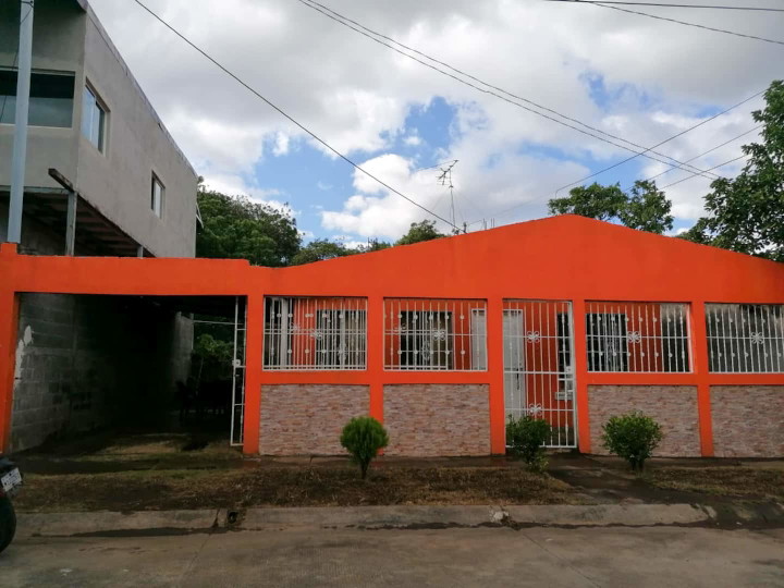 Beautiful Family Home Near Tourist Paradises - Managua