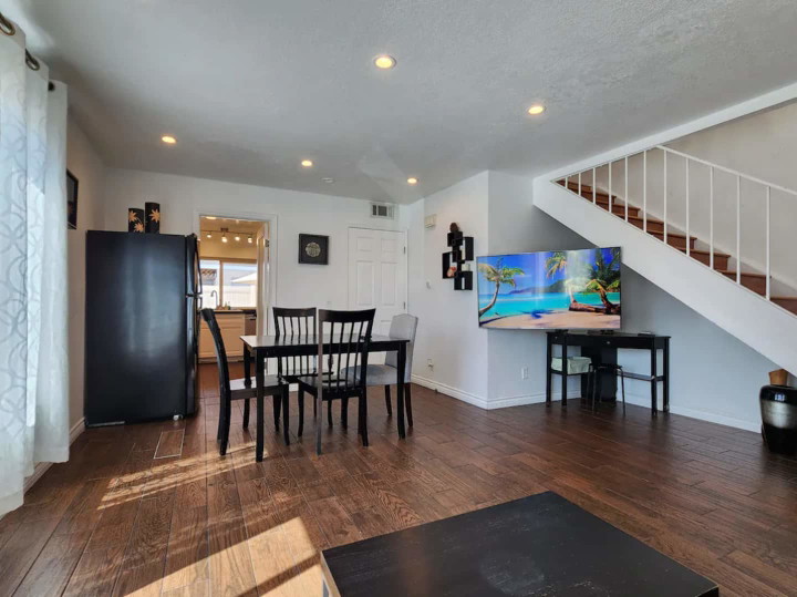 Irvine Disney Oc Beach 3 Bed 2 Bath - Irvine, CA