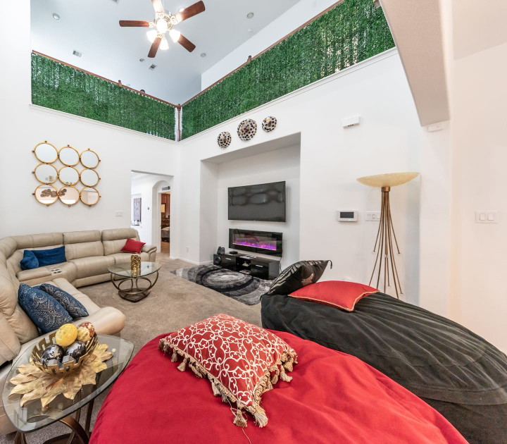 Beautiful 2 Story Luxury Home In An Upscale Area! - Houston, TX