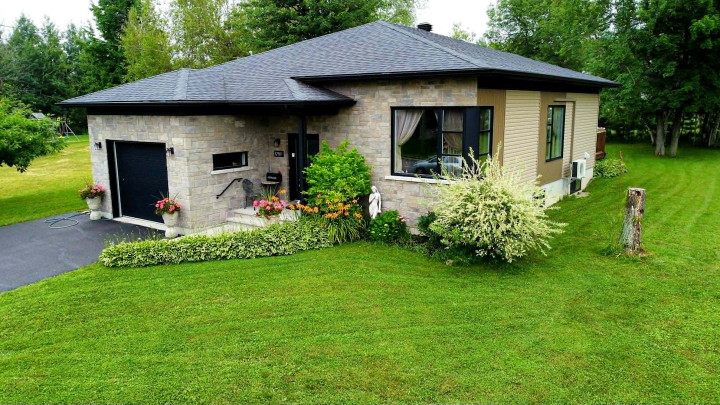 La Belle Contemporaine 
Citq 323794 - Trois-Rivières