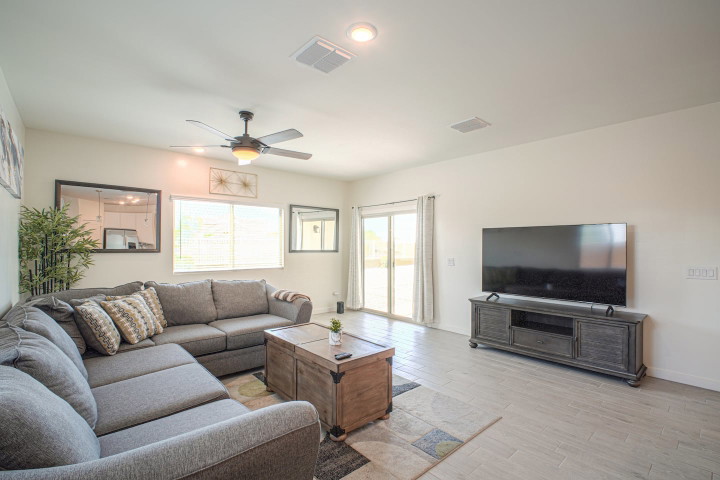 Modern 3br Home | Covered Patio & Garage - Casa Grande, AZ