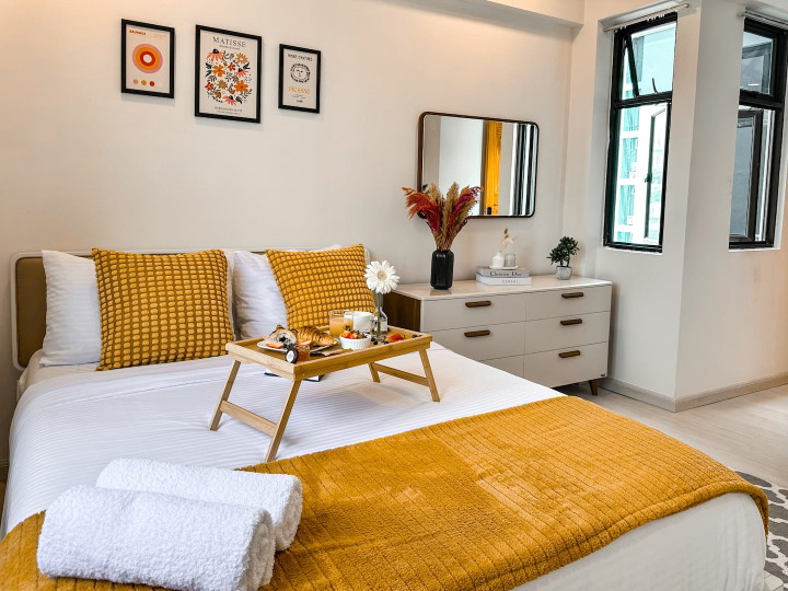 Beautiful 1 Bedroom Apartment - 
