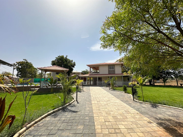 Babji Farm 45 Minutes From Statue Of Unity - Vadodara