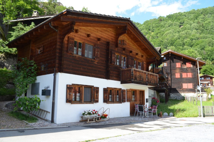 Charmante Wohnung Im Chalet "Tunegädi" Wallis - Ernen