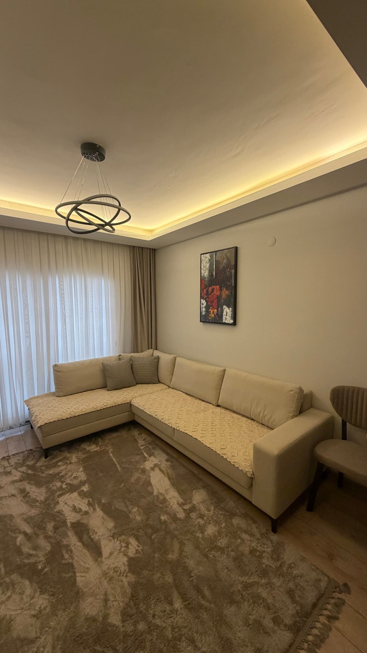 Yeni Merkez Daire - 伊士麥