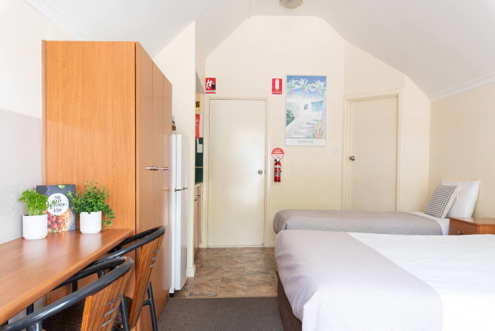 Open Plan Cabin For 4 - Adelaide