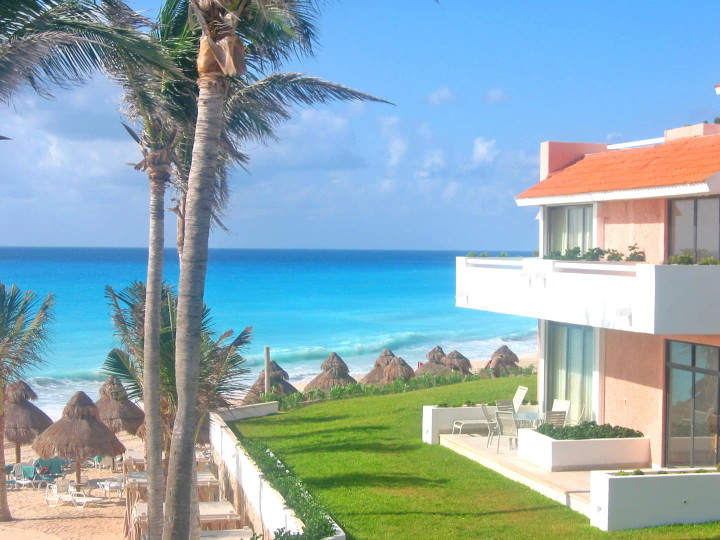 Jewel Of The Maya Riviera/ Beachfront/ Sleeps 8 - Cancún
