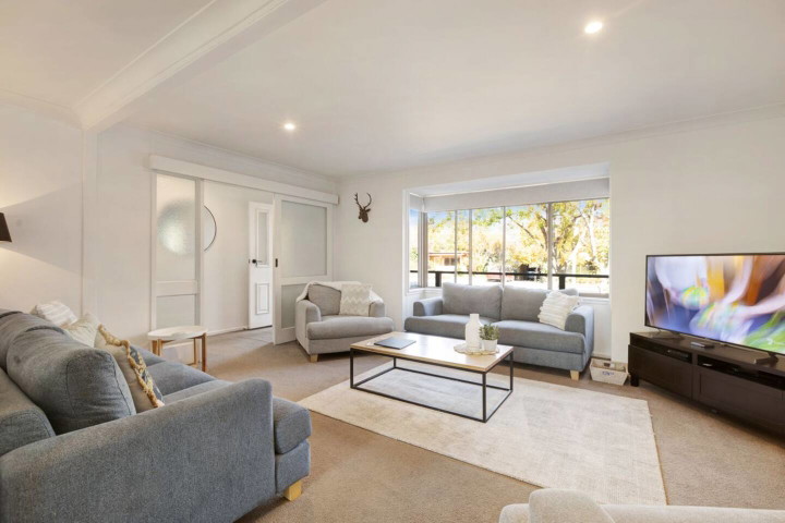 Toorak Place - Bright