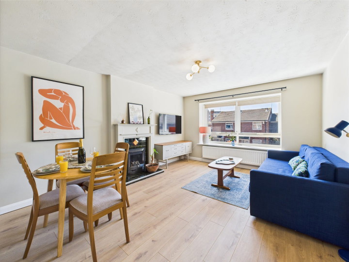 Stylish 2-bed | Garden, Workspace & Free Parking - Nottingham