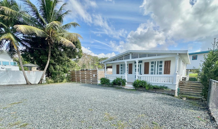 Casablanca Beach Cabin - Aguadilla