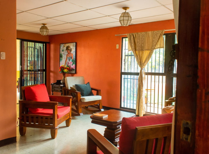 Safe & Cozy 4br Home, Unique In Managua! - Managua