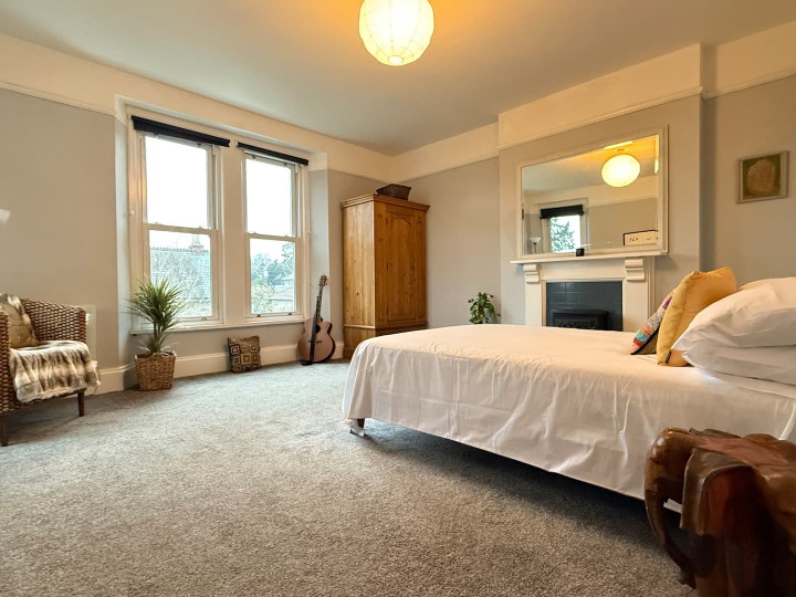Spacious Studio Apartment & Free Off-road Parking - Totnes