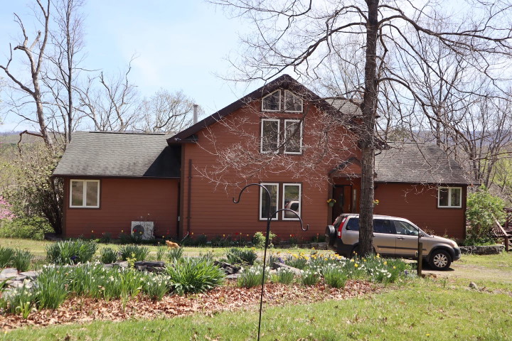 Secluded 2 Bedroom Lower Level Apt - Shepherdstown, WV