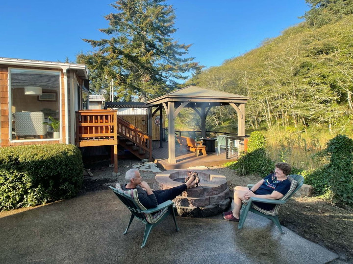 Waterfrontmassage Chairhot Tubsaunakayaks - Pacific City, OR