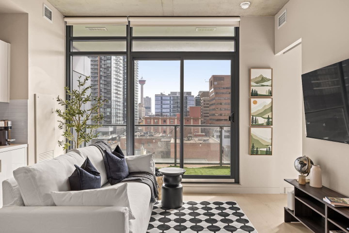 Travellers Dream Beltline Condo W/gym Pool&views - Calgary