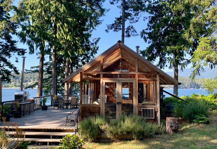 Ocean Beachfront Cabana On Island, Family Compound - Sechelt