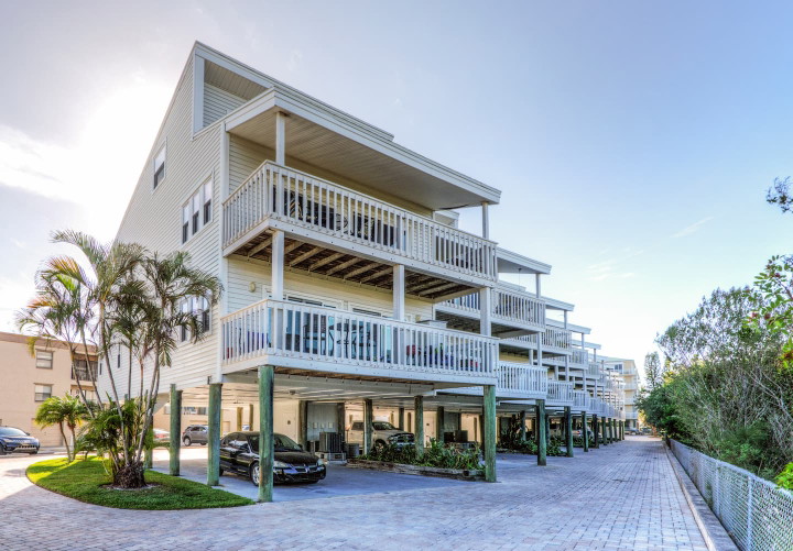 Intercoastal Strandsuite Met 2 Slaapkamers Nieuw Aanbod - Indian Shores, FL
