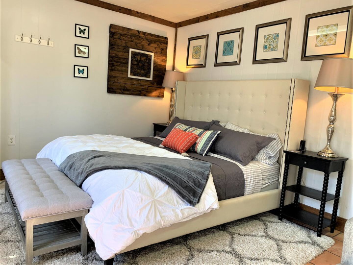 King Bed, Grill & Patio In Heart Of Brewery Zone - Dripping Springs, TX