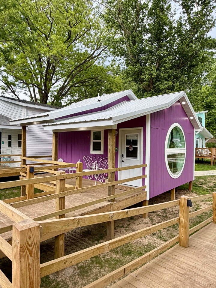 Purple Tiny Home + Fire Pit & Nature - Cape Girardeau, MO