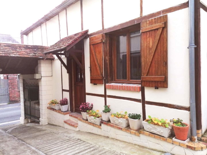 Petite Maison Indépendante - メリュ