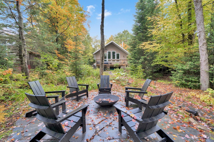 Muskoka Waterfront Cottage | Canoes, Firepit & Bbq - Huntsville
