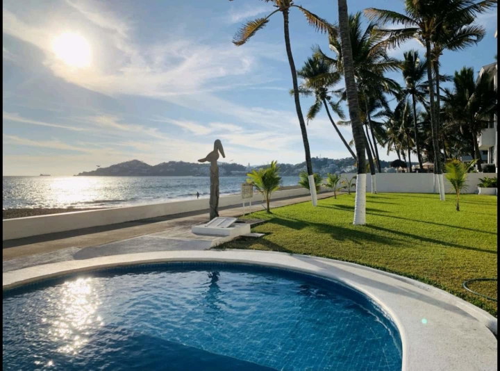 Oceanfront Apartment On The Ground Floor! Well Located - Manzanillo, Colima, Mexico