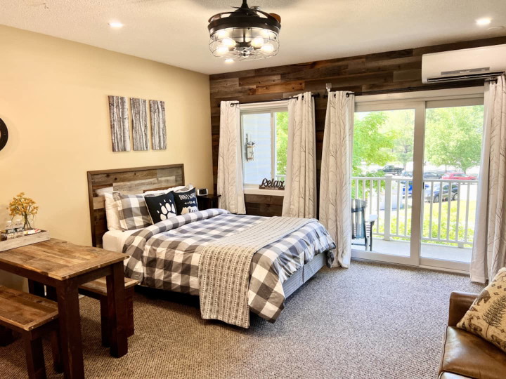 Studio W/reclaimed Wood | Balcony & Pool | Loon - New Hampshire (State)