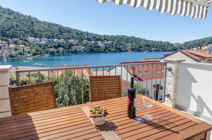 Spacious One Bedroom Apt With Terrace & Sea View - Korčula