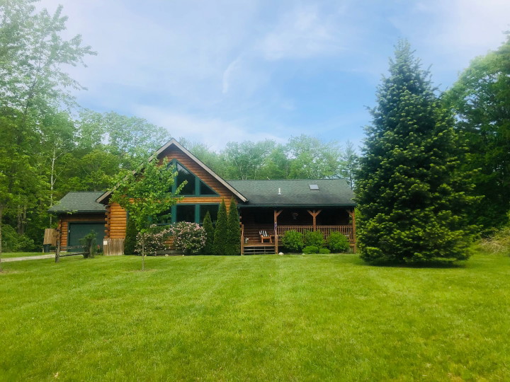 Dreamy & Stylish Log Cabin Near Town W/ Fast Wifi - Bennington, VT