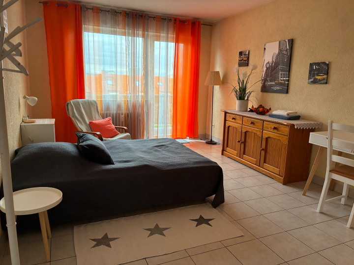 Wohnung, 2schlafzimmer, Große Küche, Bad, Balkon - Frankfurt